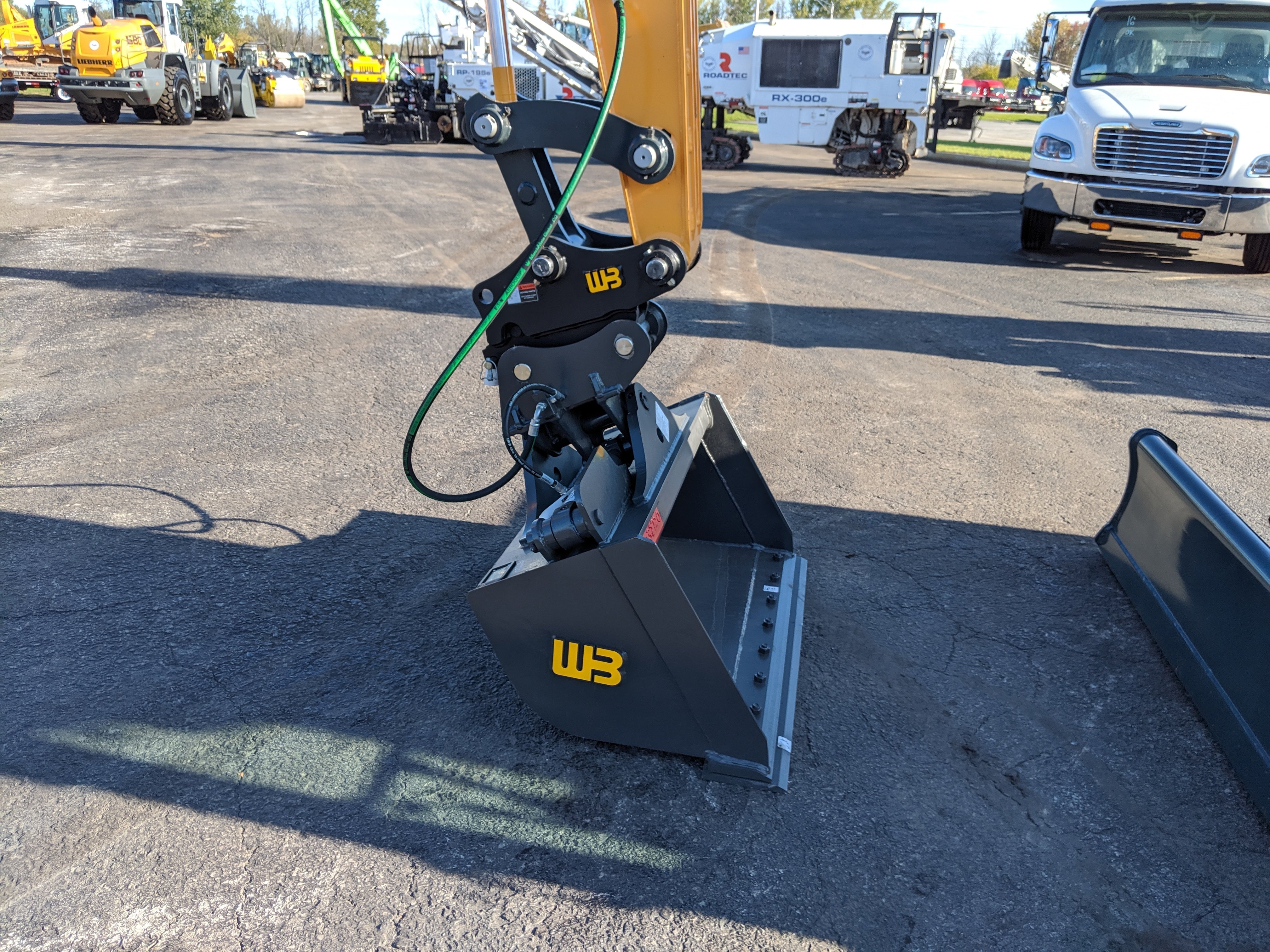 Hydraulic Tilting Grading Bucket | Werk-Brau